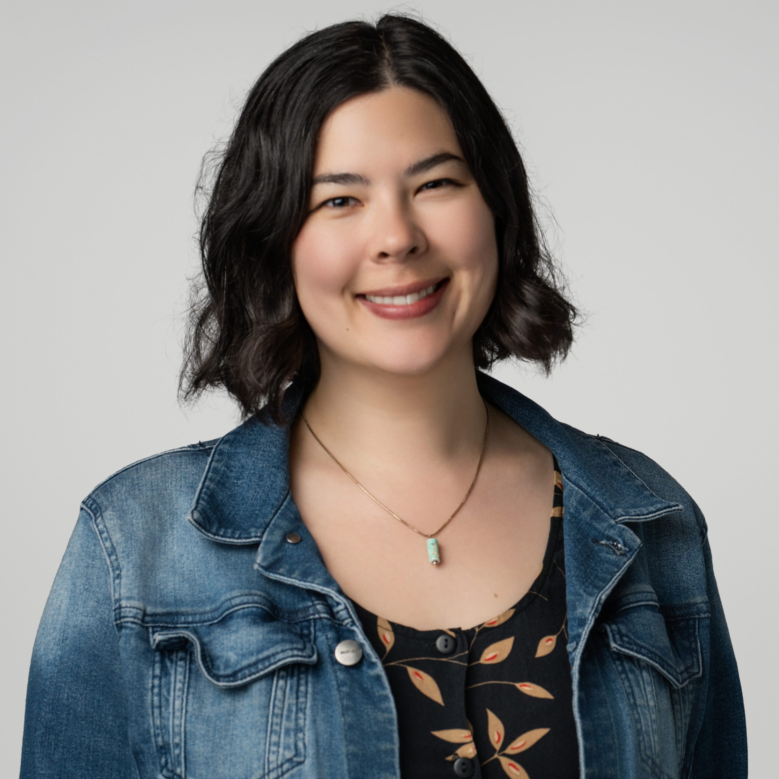 Mia Warren - Feet in 2 Worlds